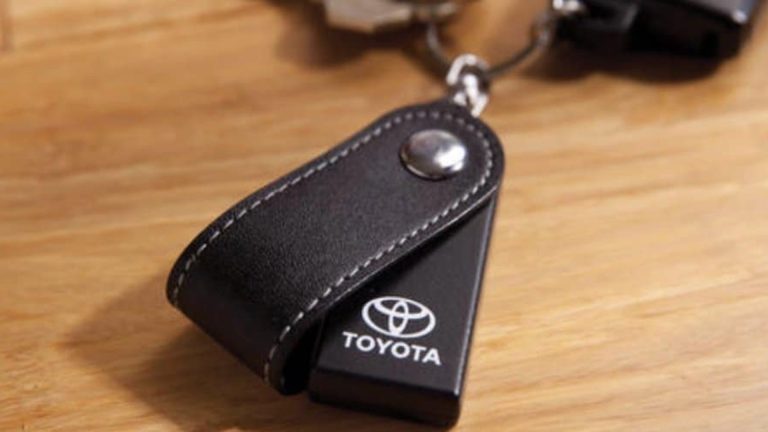 How to Get Your Keys From a Locked Car | Longo Toyota